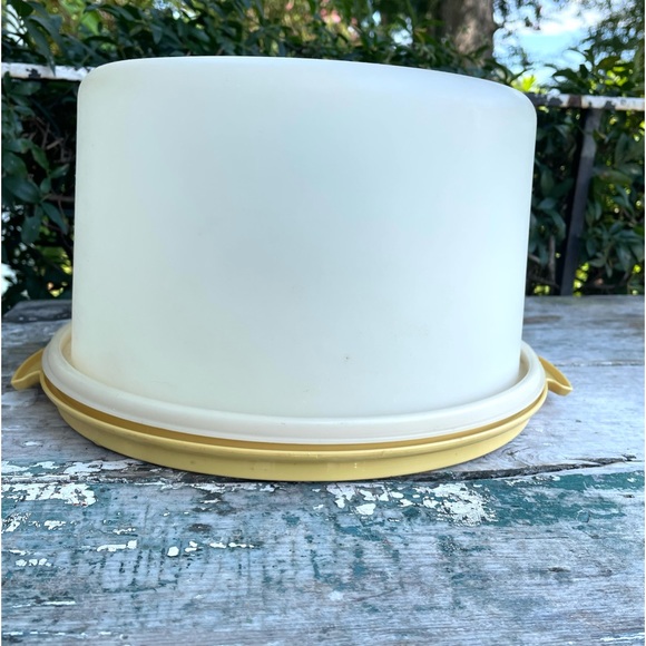 Tupperware | Kitchen | Vintage Tupperware Pie Cake Plate Keeper Harvest ...